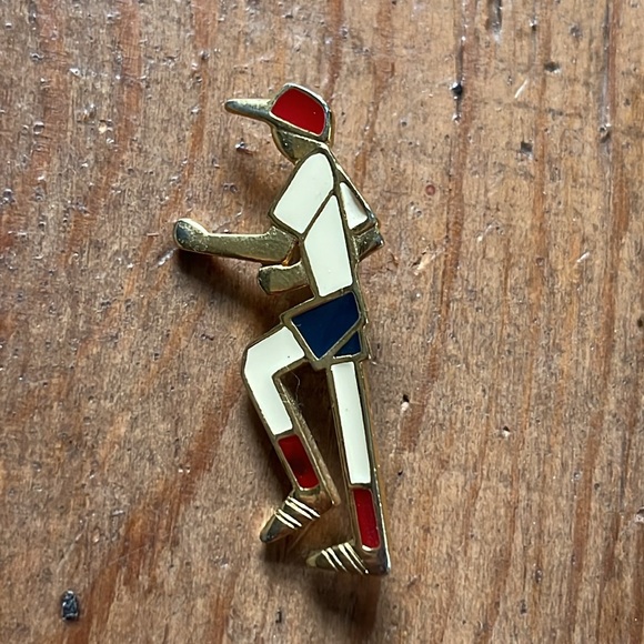 Trifari | Jewelry | Trifari Gold Tone Enamel Pin | Poshmark